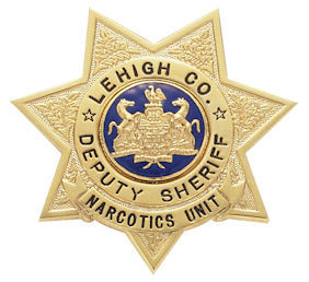 Seven Point Star Badge S242: Badges Ex Cetera